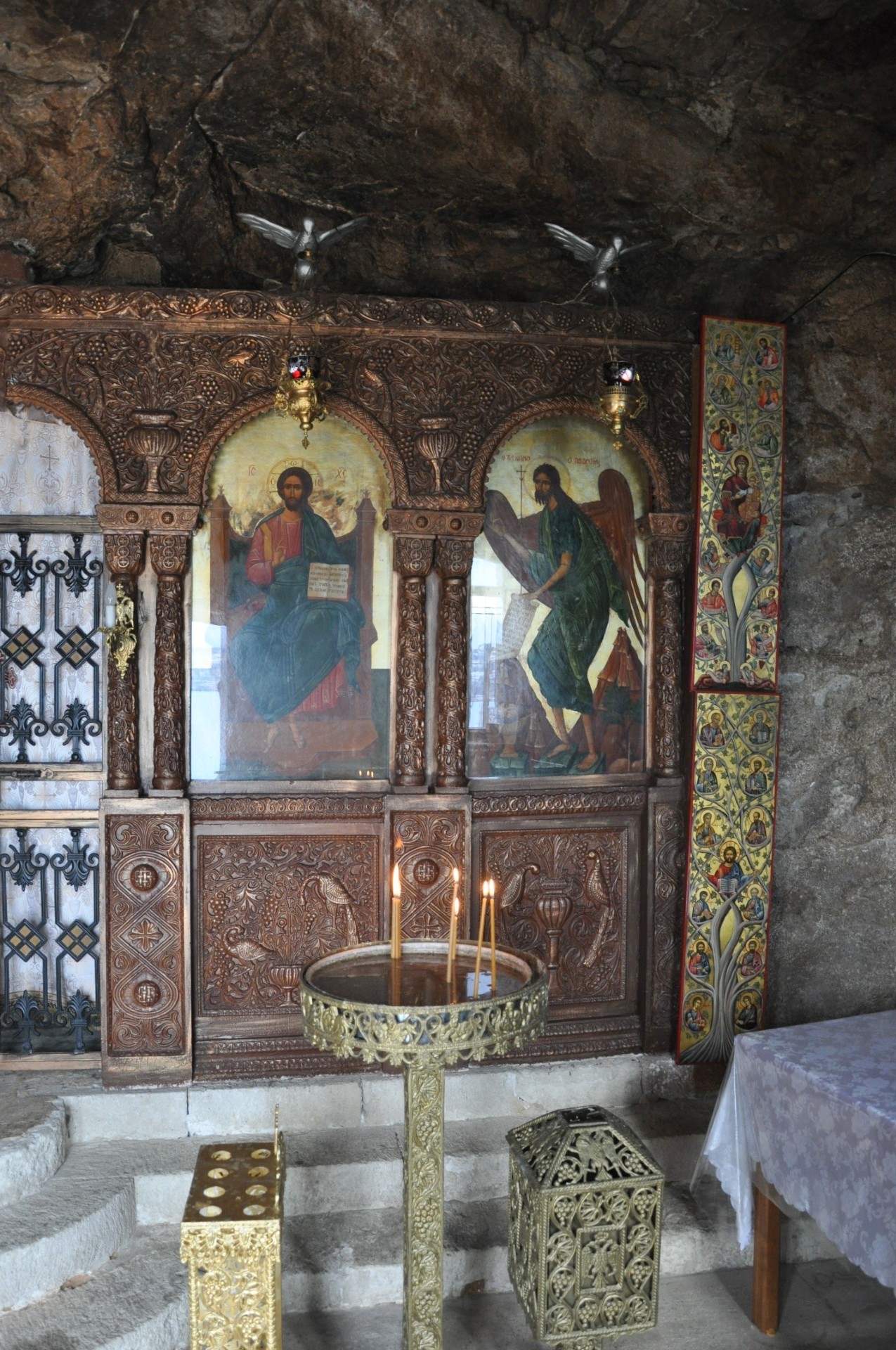 ⭐ Travel Guide for Island Crete ⛵, Greece - Church of Saint Spyridon in ...